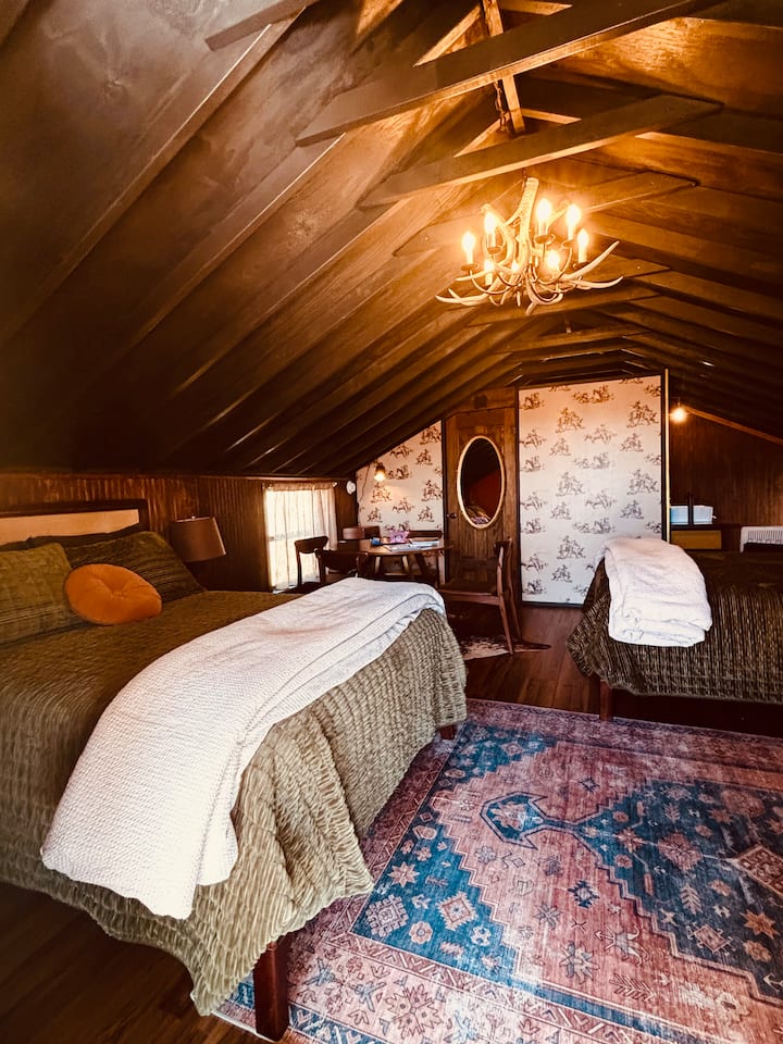 "Rrr" Cowboy Lodge Chihuahuan Desert Ranch Stay - Alpine, TX