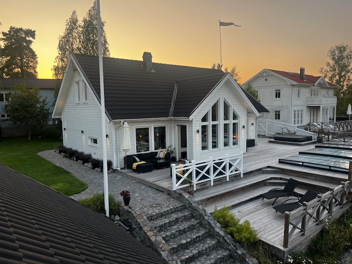 Hav- & Sjönära Villa Med Pool, 20 Min Från Stan - Sweden