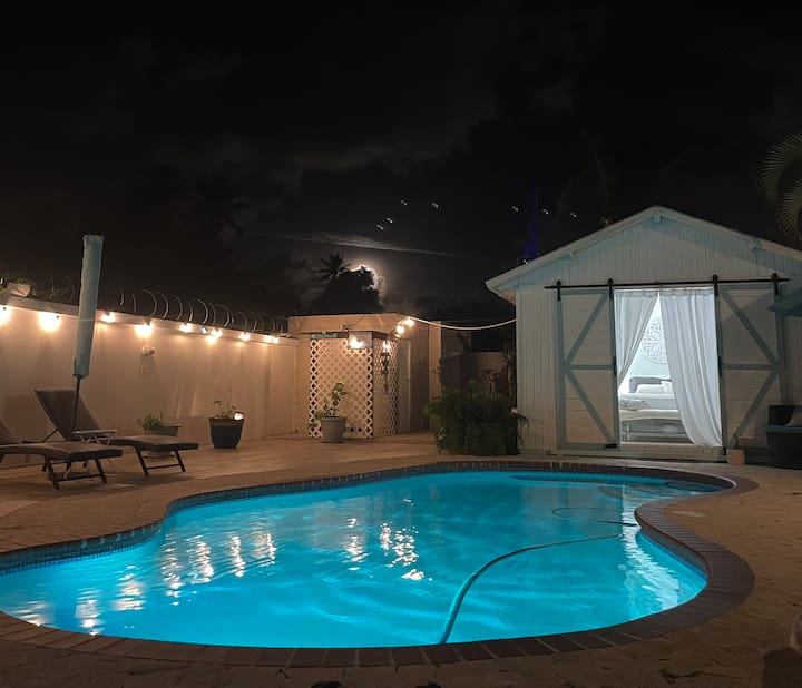 Couples Retreat Poolside Guest Suite By Casabella - Isabela