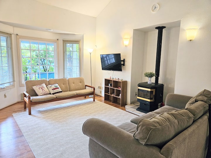 Walk To Light Rail• Private Parking• Spacious 3br - Lake City - Seattle