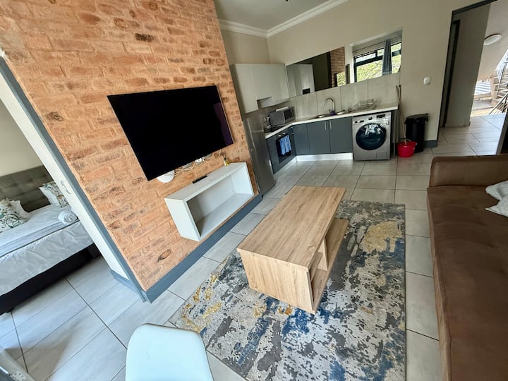 Luxury Apartment, Quite And Peaceful - Pretoria