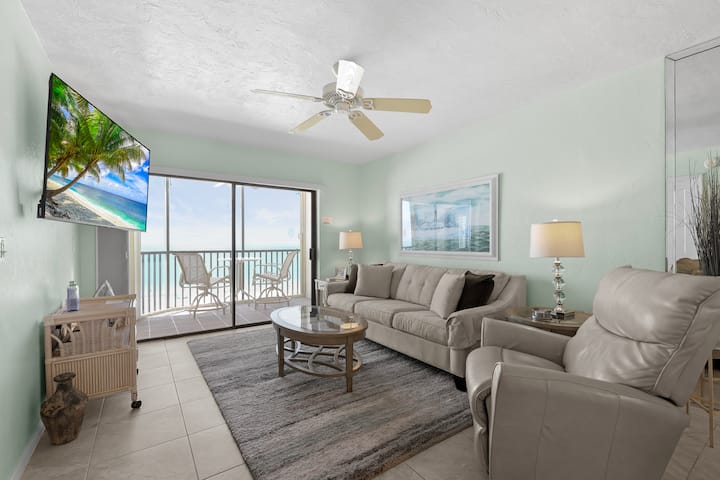Gulf Coast / Direct Beachfront View - Steps To Sand & Sunset - Fort Myers Beach, FL