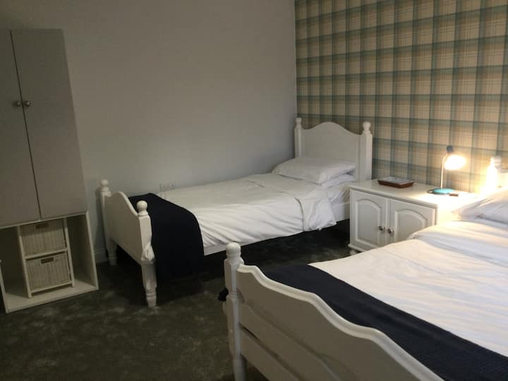 Private 1st Floor Apartment - Raptor Foundation