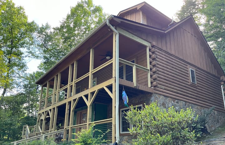 Modern Log Cabin - North Carolina