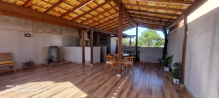 Casa Bem Arejada à 250 Metros Da Lagoa Do Iriri. - Rio das Ostras