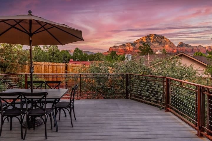 Sedona Red Rock Views | Sleeps 8 + Huge Backyard - Sedona, AZ