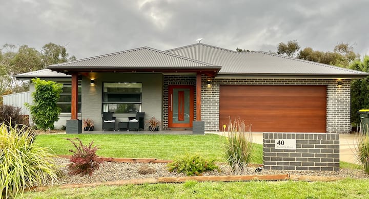Davellie - Jindabyne