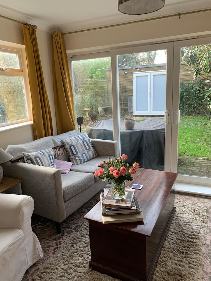 Cozy Private Room In Shared Flat - Brentford