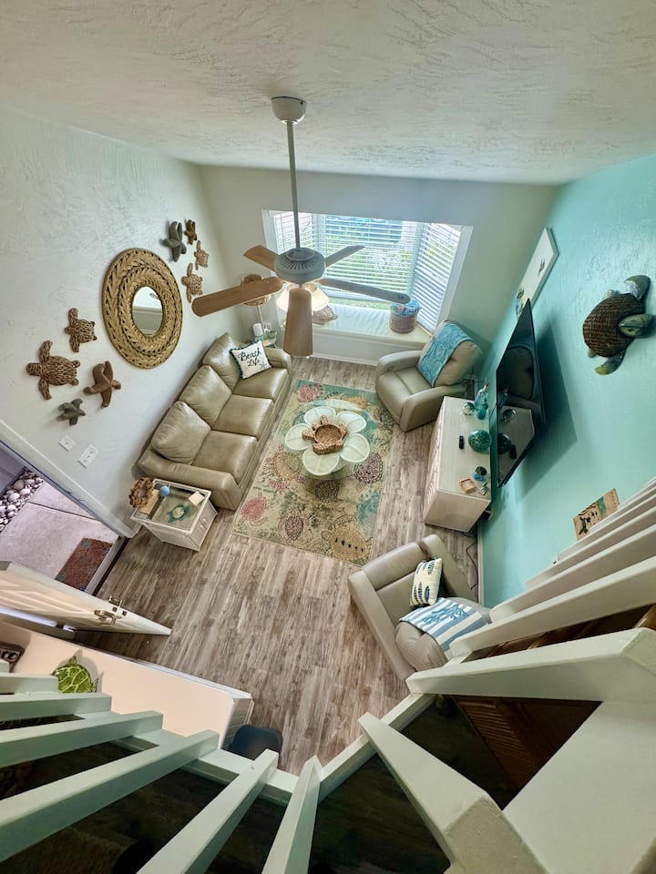 Sea Turtle Villa~short Walk To The No Drive Beach - New Smyrna Beach, FL