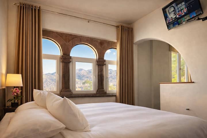 Charming With Panoramic View In The City Center - Cusco