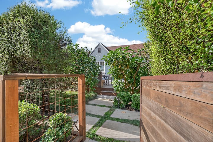 La Sanctuary - Brentwood - Los Angeles