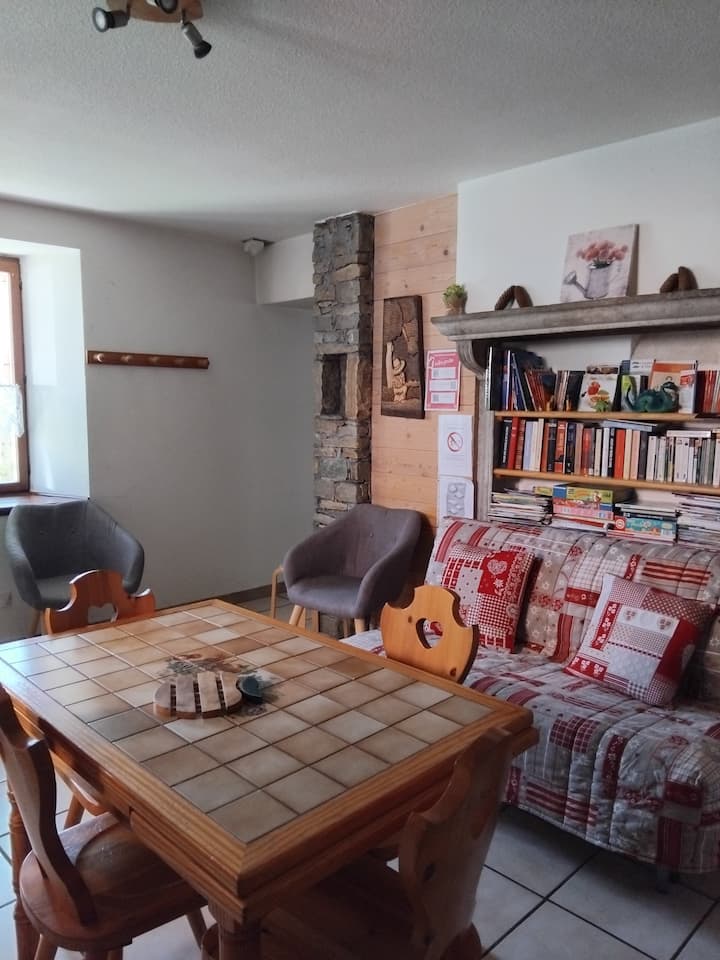 Gîte 2 Personnes Avec Jardin Et Véranda Plein Sud - La Norma