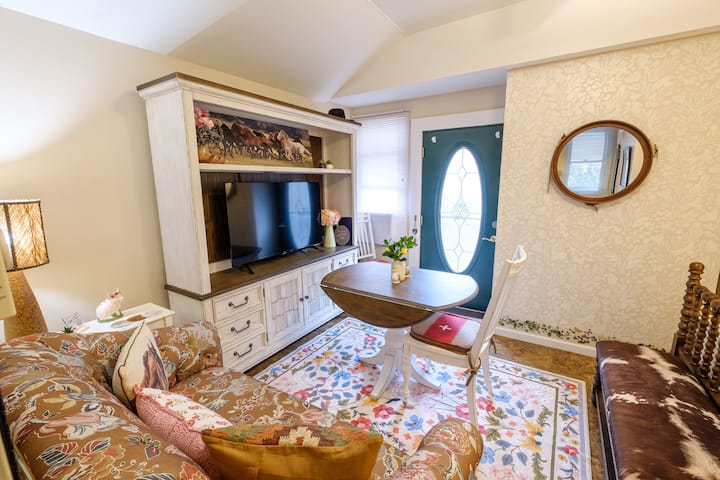 Carolina Cottage - High Point, NC