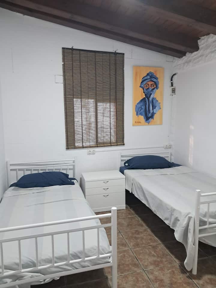 Habitación 1 O 2 Camas Individuales - Sax