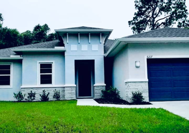 Beautiful 3 Bed 1 Bath House - North Port, Fl! - North Port, FL