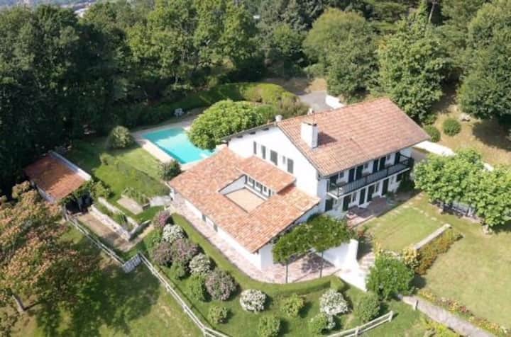La Bergerie Enchantée 2,4 Ha Piscinetennis - Saint-Jean-de-Luz
