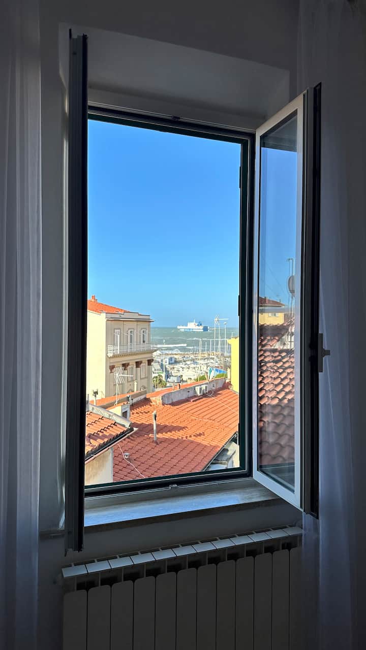 La Finestra Sul Mar Mediterraneo.. . - Livourne