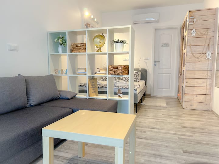 Cozy Studio Overlooking Downtown - Makarska
