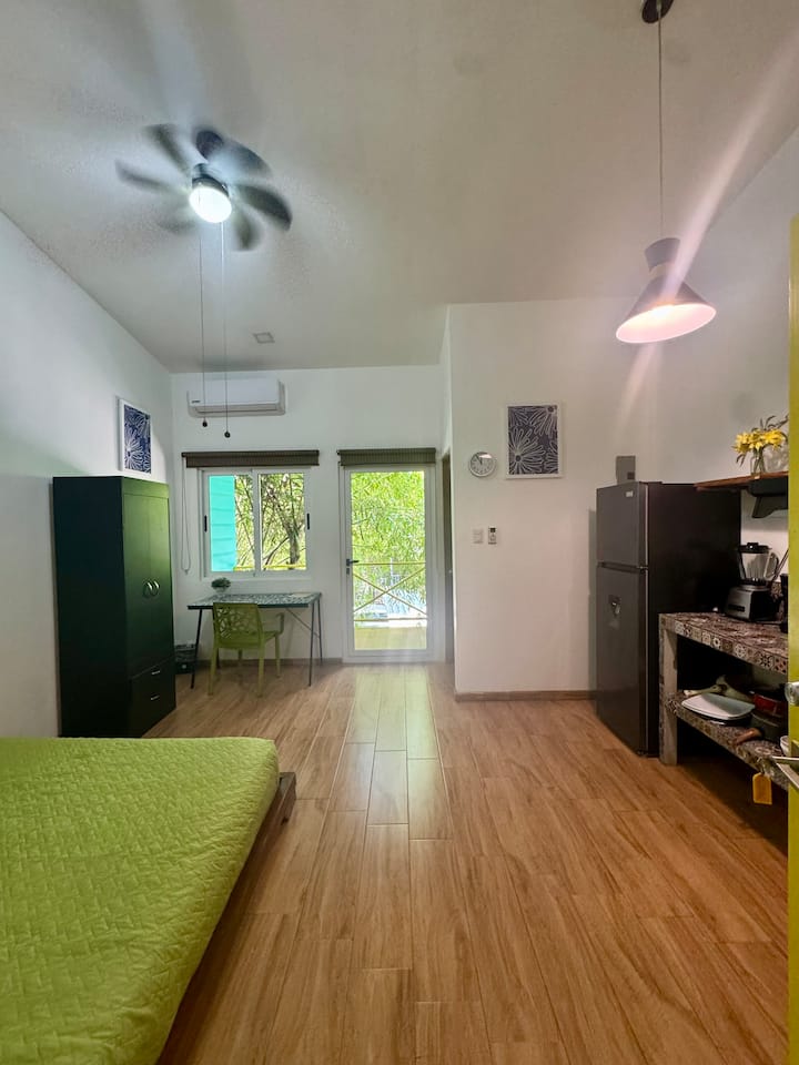 "Miniloft Guaimea Floral" In El Tunco Beach - El Salvador