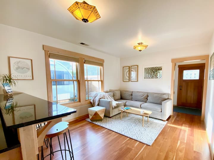 Beautiful And Clean 1920s Seabright Retreat - Santa Cruz, CA