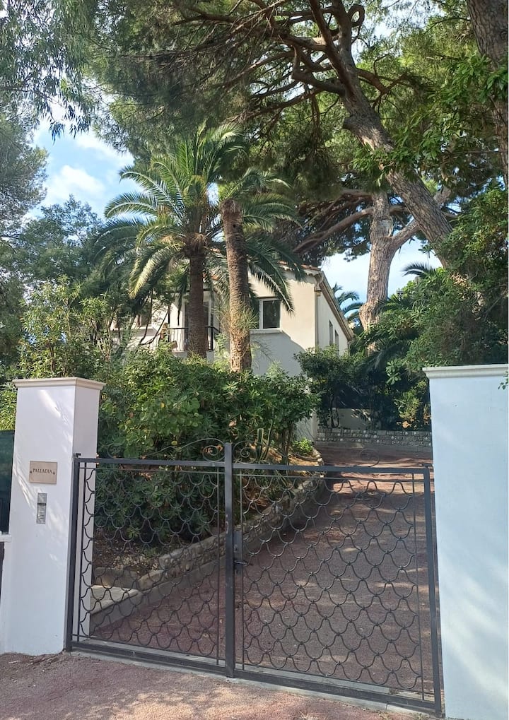 Antibes Villa Rdc 100m2, Jardin,
3mn Centre Ville - Antibes