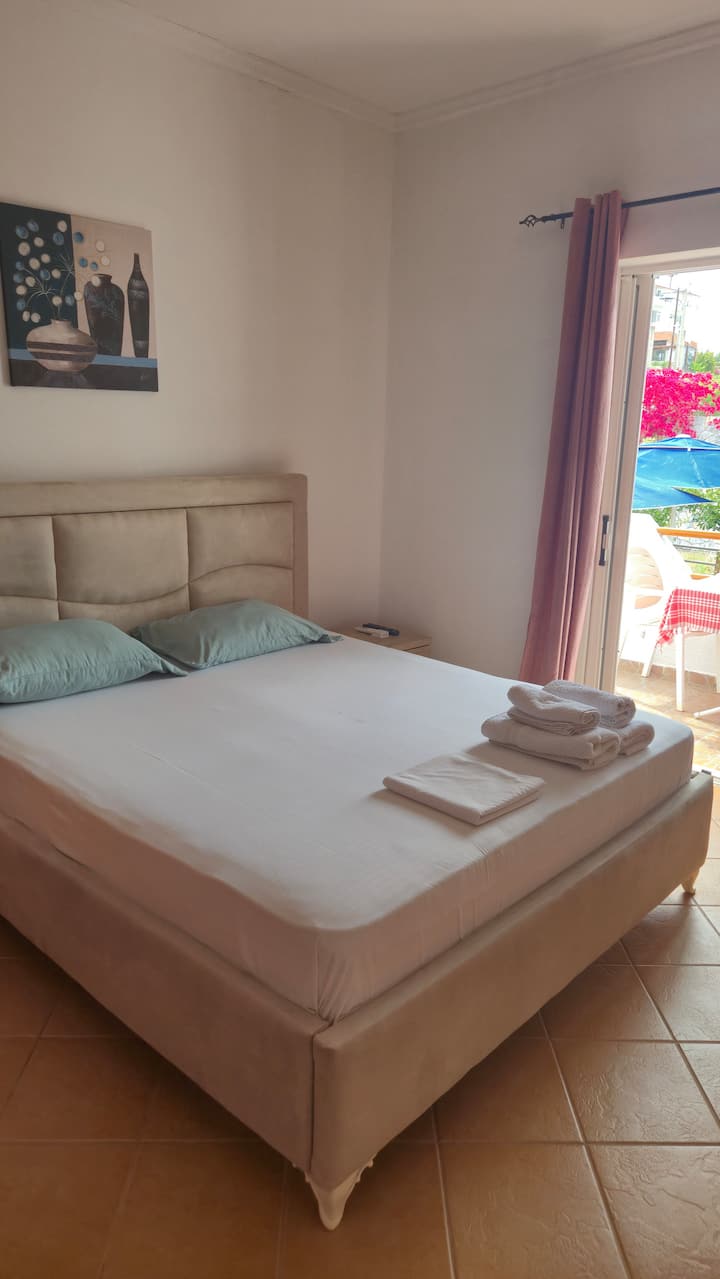 Amazing Apartment In Ksamil!4 Persons!free Wifi! - Ksamil