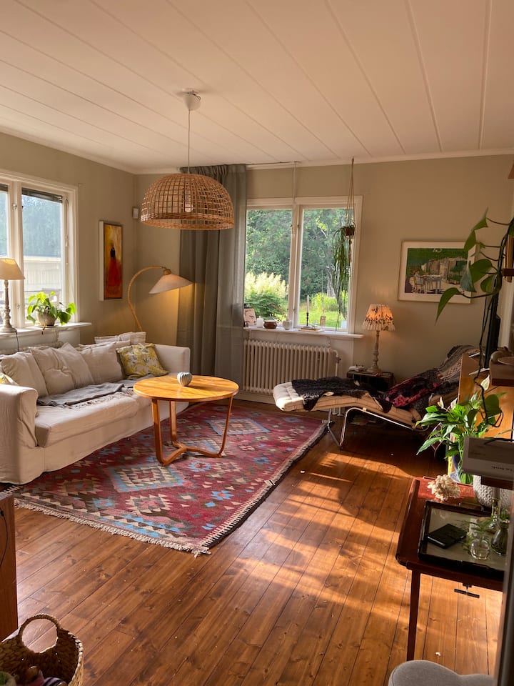 Central Villa Med Lummig Trädgård - Nyköping