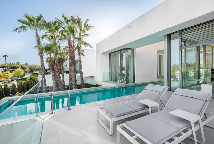 Villa W/ Saltwater Pool & View – Las Colinas Golf - San Miguel de Salinas