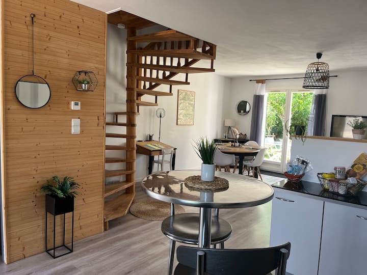 Jolie Maison Avec Jardin, Entre Chablis Et Vezelay - Yonne