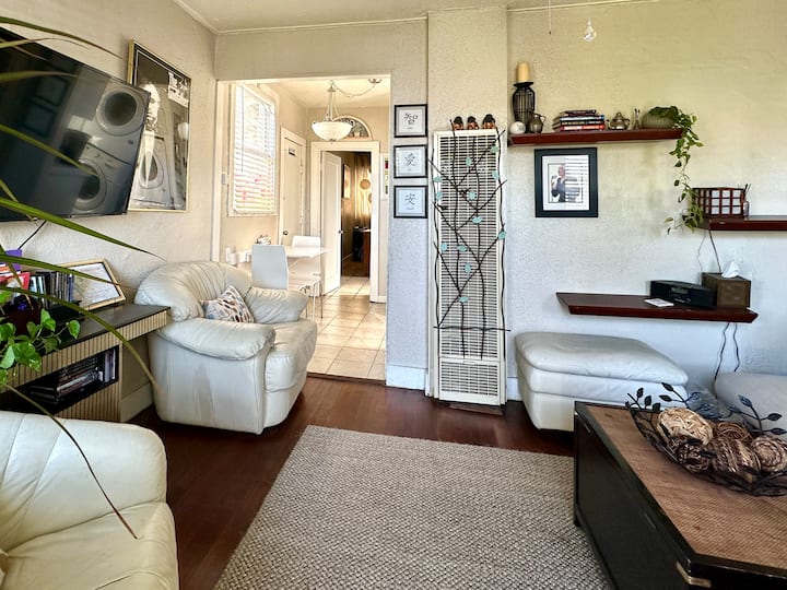 Private Gated Cottage & Parking Near Arena & Bart - San Leandro, CA