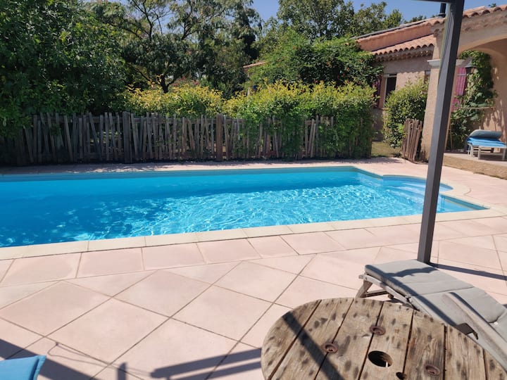 Villa Familiale Avec Piscine Privée - Pélissanne