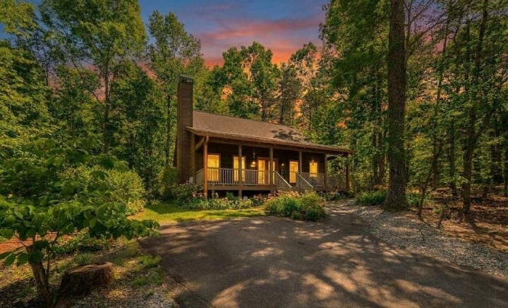 Atlashouse: Near Wineries & Town, Hot Tub &  Ev - Dawsonville, GA