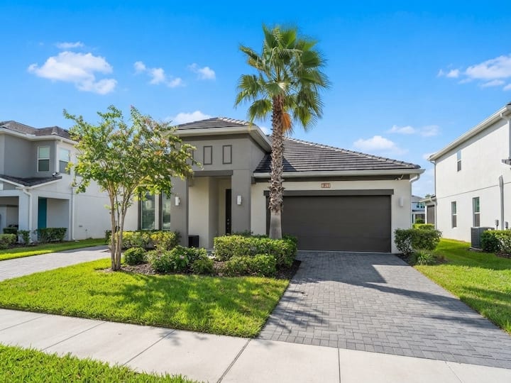 Sunny 4br Home W/ Private Pool - Disney / Orlando - Kissimmee