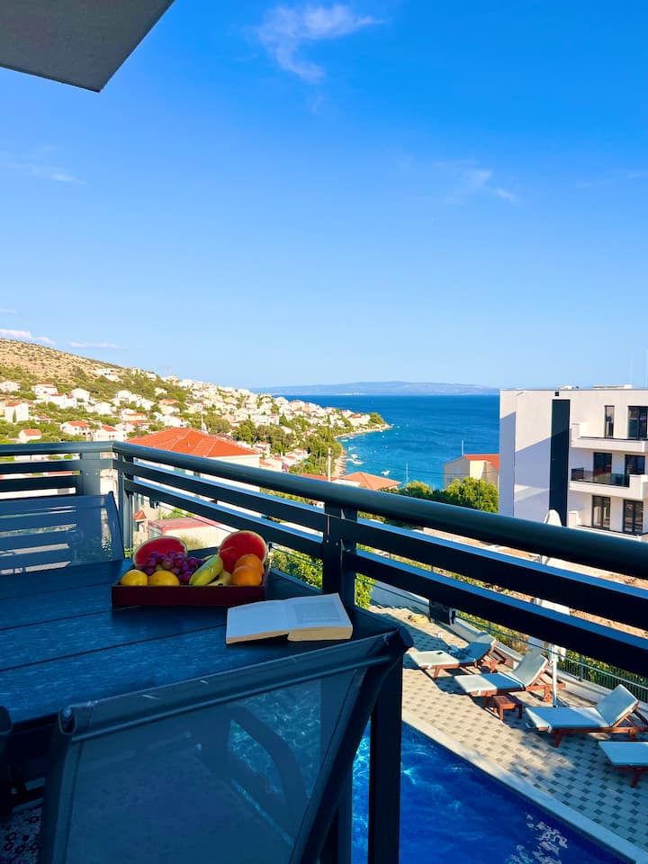 Apartment With Pool & Sea View •5min Walk To Beach - Trogir