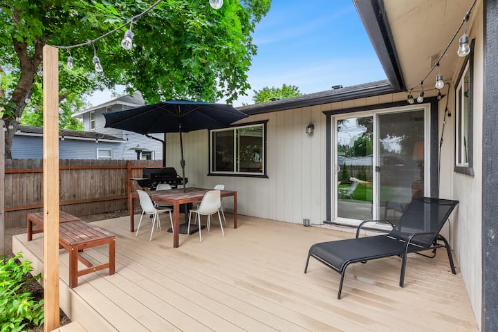 Cozy Bungalowfire Pit, Yard & Walk To Dining! - Idaho
