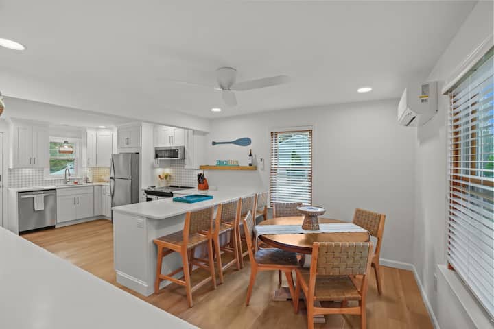 Cottage 5 Minutes To The Beach & Close To Uri - Charlestown, RI