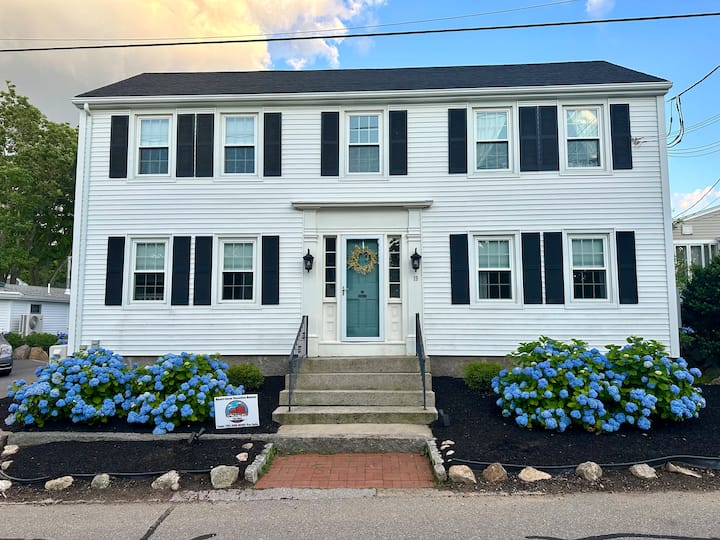 Walk To Beach And Town At Historic Luxury Home - Penzance Road, MA