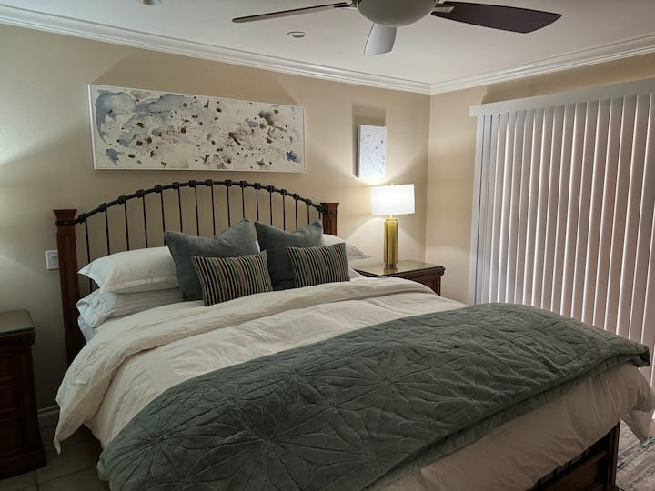 11th Hole On The 12th Tee - Palm Desert, CA