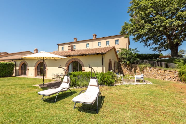 Villa Falco-cignella Resort Apartments In Tuscany - Pienza