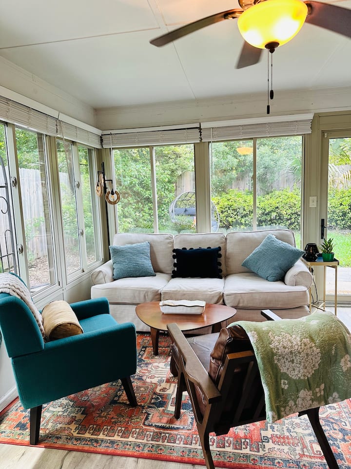 Artistically Curated Guesthouse Near Folly & Dt - Charleston, SC