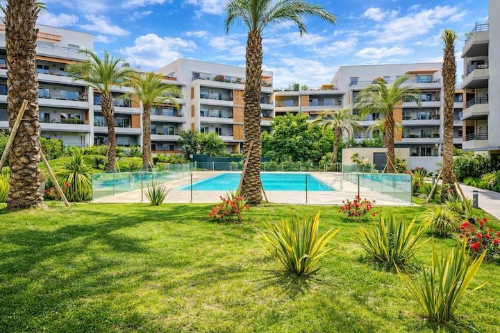 "Bel Appartement Avec Jolie Vue & Grande Piscine" - Fréjus