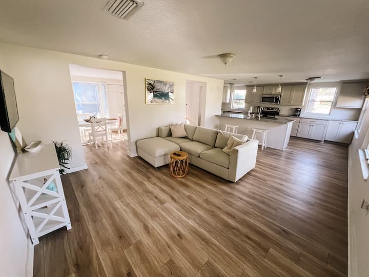 Brittons Hill - Adorable 2/1 With Full Kitchen - DeLand, FL