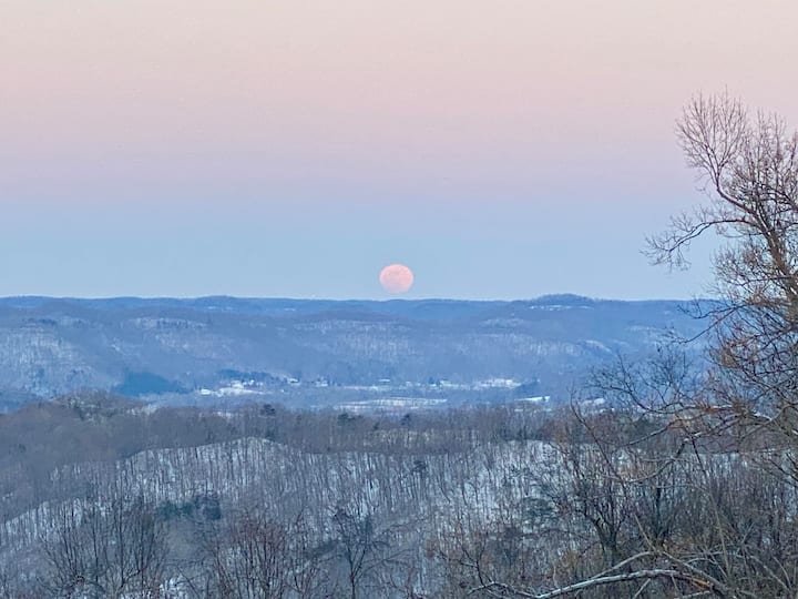 Harriet’s Hideaway: Amazing Mountaintop Sunrises - Kentucky