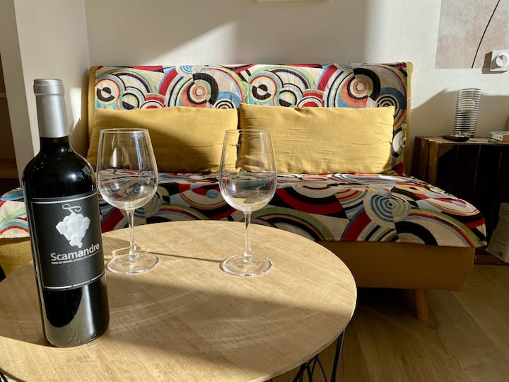 Studio Chic Plein Centre · Cour Privée · Wifi - Rochefort, France