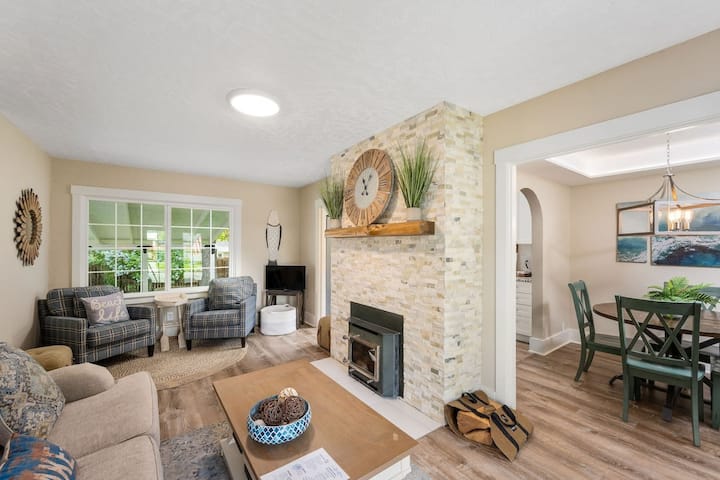 Beach Cottage - Stunning Yard And Great Location - Coeur d'Alene, ID