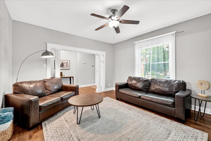 Updated 3br Flat | Walk To Forest Park + Washu - Kirkwood, MO