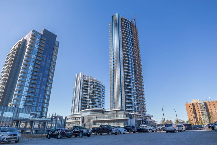 Professionally Managed Entire 1br Condo Sq1 P12 - Brampton