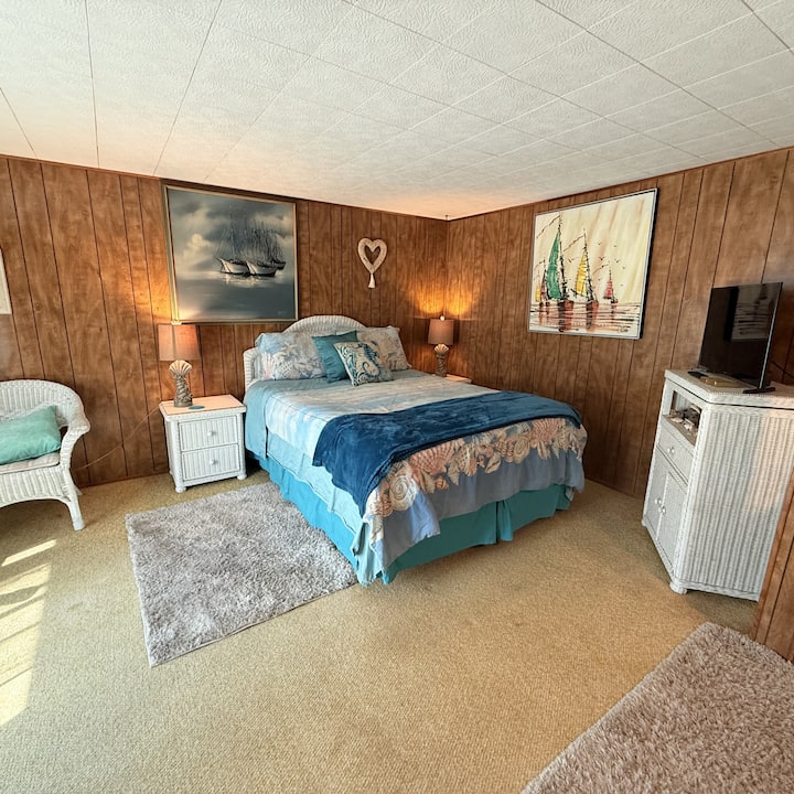 Cozy Suit. - Longboat Key, FL