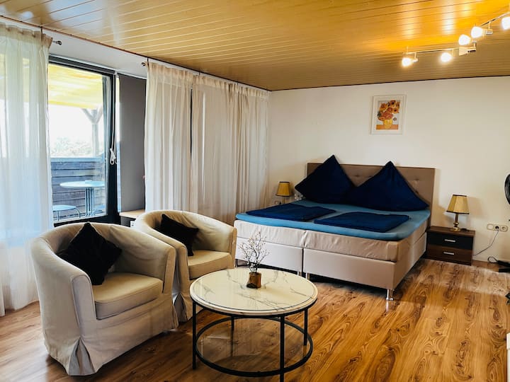 Spacious Private Studio Apartment With Balcony - Dortmund