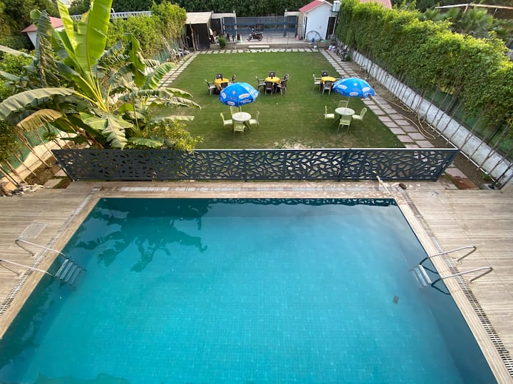 Gobravo 12: Vansh 4bhk Farm W/t Pool Sec135 Noida - Noida